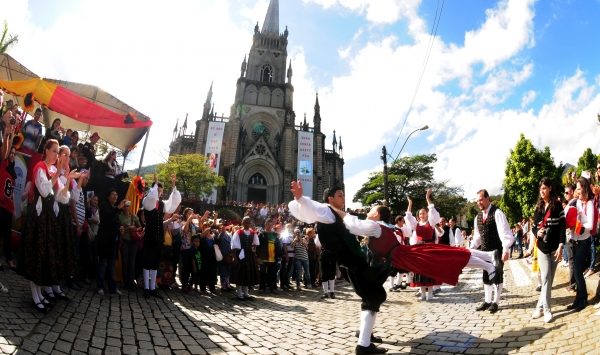 Bauernfest: a festa alemã de Petrópolis - Viver e Viajar